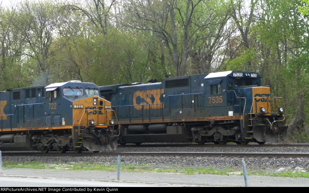 CSX 7535 & 722